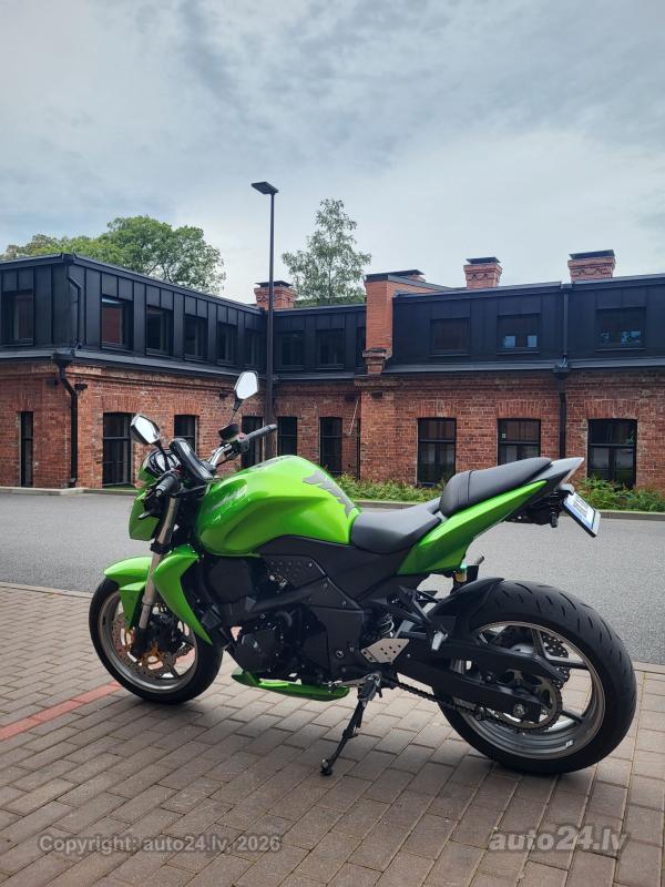 Kawasaki Z750 2009 Tallina vietnē Melns Kawasaki Z750 2009 Tallina, ar dzinēja tilpumu 0.75 L un nobraukumu 37 tūkst. km par 3700 €, foto 6 vietnē AUTOMOTO.COM.LV