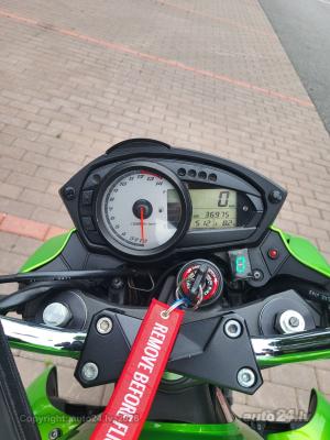 Melns Kawasaki Z750 2009 Tallina, ar dzinēja tilpumu 0.75 L un nobraukumu 37 tūkst. km par 3700 €, foto 10 vietnē AUTOMOTO.COM.LV