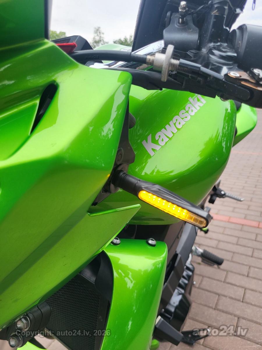 Melns Kawasaki Z750 2009 Tallina, ar dzinēja tilpumu 0.75 L un nobraukumu 37 tūkst. km par 3700 €, foto 11 vietnē AUTOMOTO.COM.LV