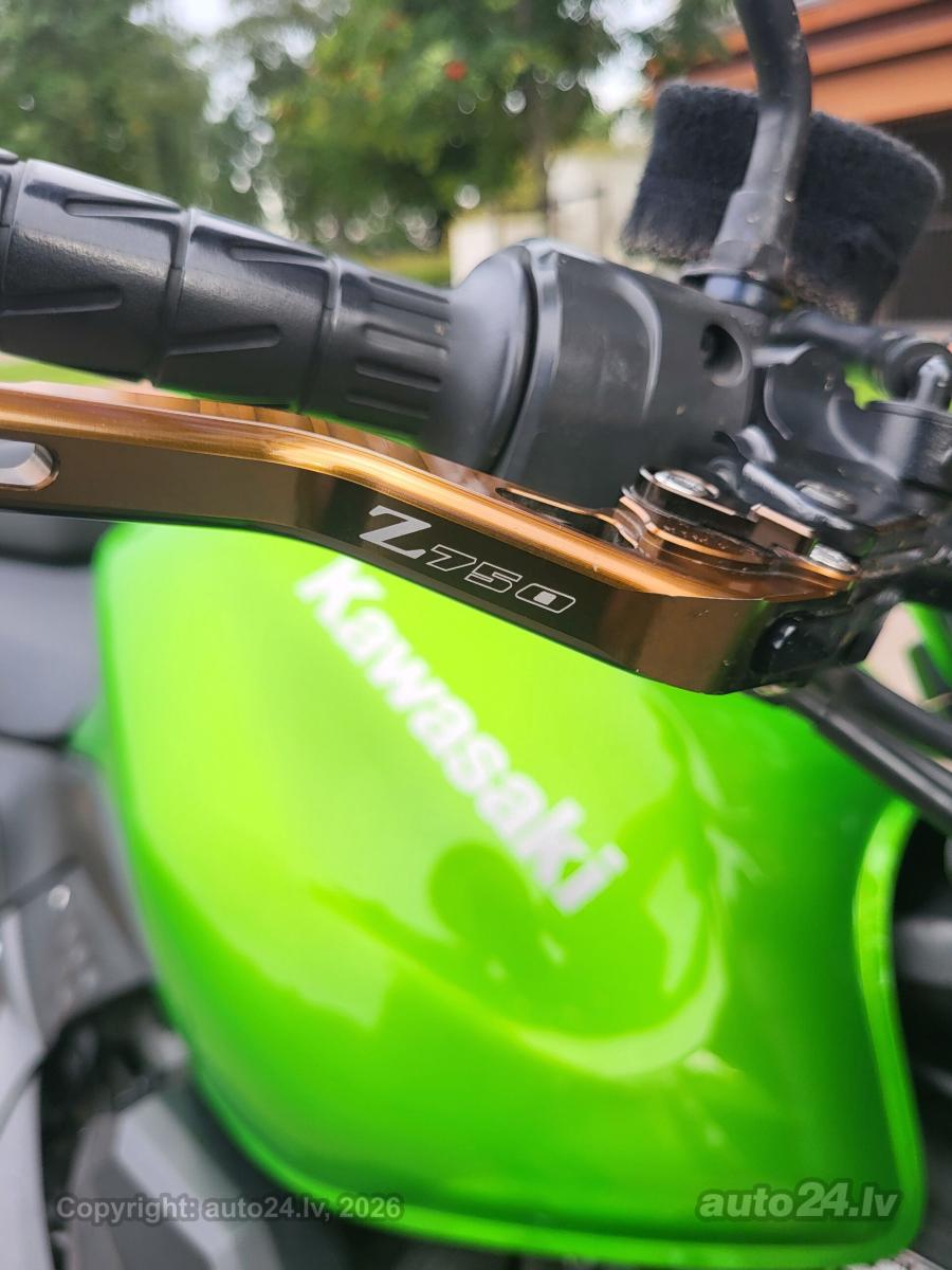 Melns Kawasaki Z750 2009 Tallina, ar dzinēja tilpumu 0.75 L un nobraukumu 37 tūkst. km par 3700 €, foto 12 vietnē AUTOMOTO.COM.LV