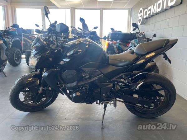 Black Kawasaki Z750 2010 in Parnu, with an engine capacity of 0.75 L and mileage of 39 thousand km for 3400 €, photo 4 on AUTOMOTO.COM.LV