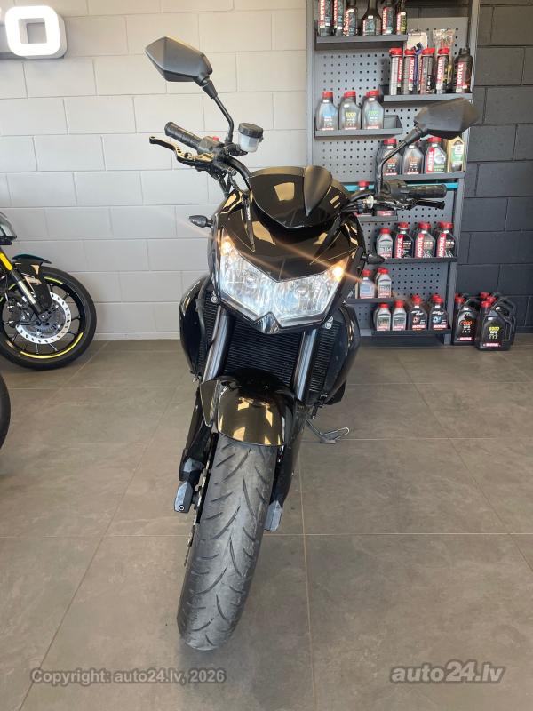 Black Kawasaki Z750 2010 in Parnu, with an engine capacity of 0.75 L and mileage of 39 thousand km for 3400 €, photo 7 on AUTOMOTO.COM.LV