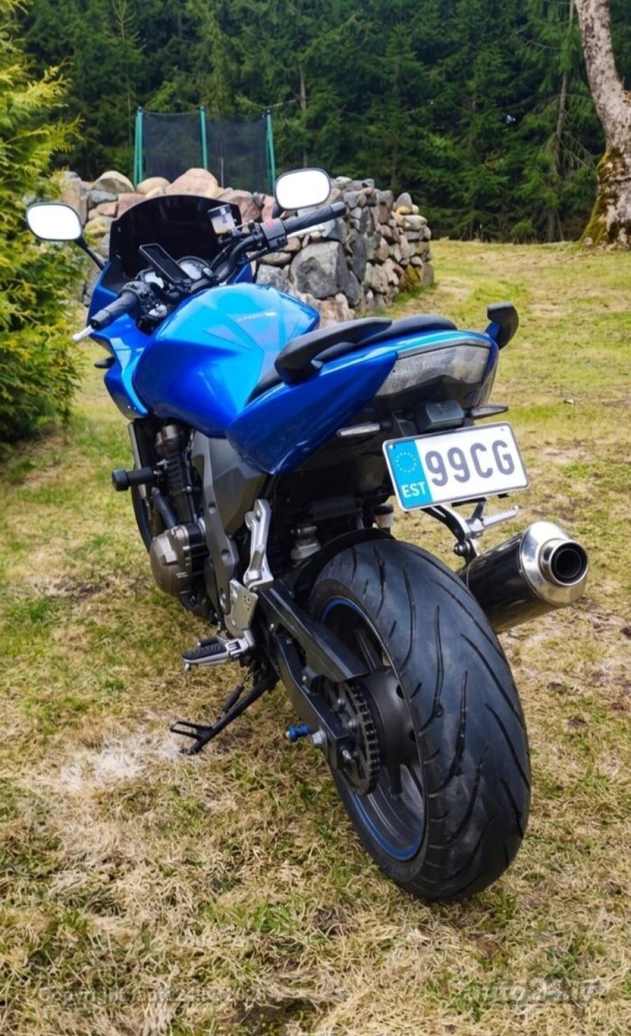 Blue Kawasaki Z750 2005 in Rakvere, with an engine capacity of 0.75 L and mileage of 45 thousand km for 2500 €, photo 8 on AUTOMOTO.COM.LV