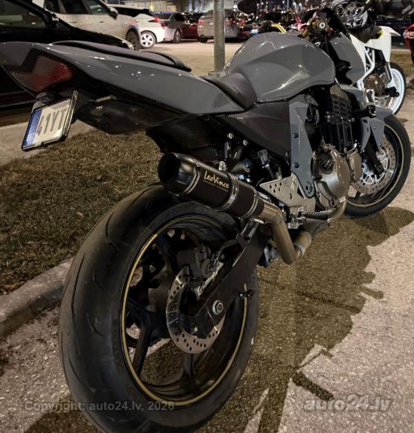 Pelēks Kawasaki Z750 2004 Tallina, ar dzinēja tilpumu 0.75 L un nobraukumu 65 tūkst. km par 3600 €, foto 4 vietnē AUTOMOTO.COM.LV