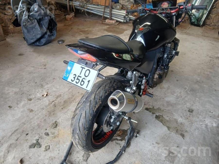 Kawasaki Z750 2004 in Bauska, with an engine capacity of 0.75 L and mileage of 0 thousand km for 1250 €, photo 4 on AUTOMOTO.COM.LV