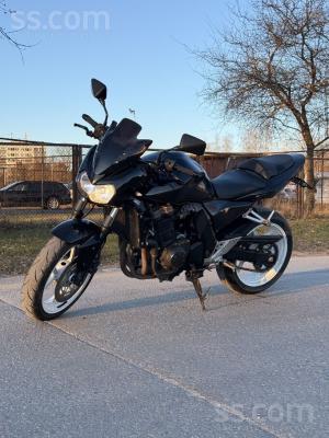 Kawasaki Z750 2004 in Riga, with an engine capacity of 0.75 L and mileage of 0 thousand km for 2500 €, photo 4 on AUTOMOTO.COM.LV