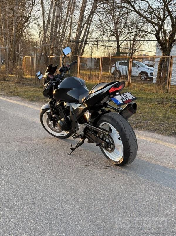 Kawasaki Z750 2004 in Riga, with an engine capacity of 0.75 L and mileage of 0 thousand km for 2500 €, photo 4 on AUTOMOTO.COM.LV