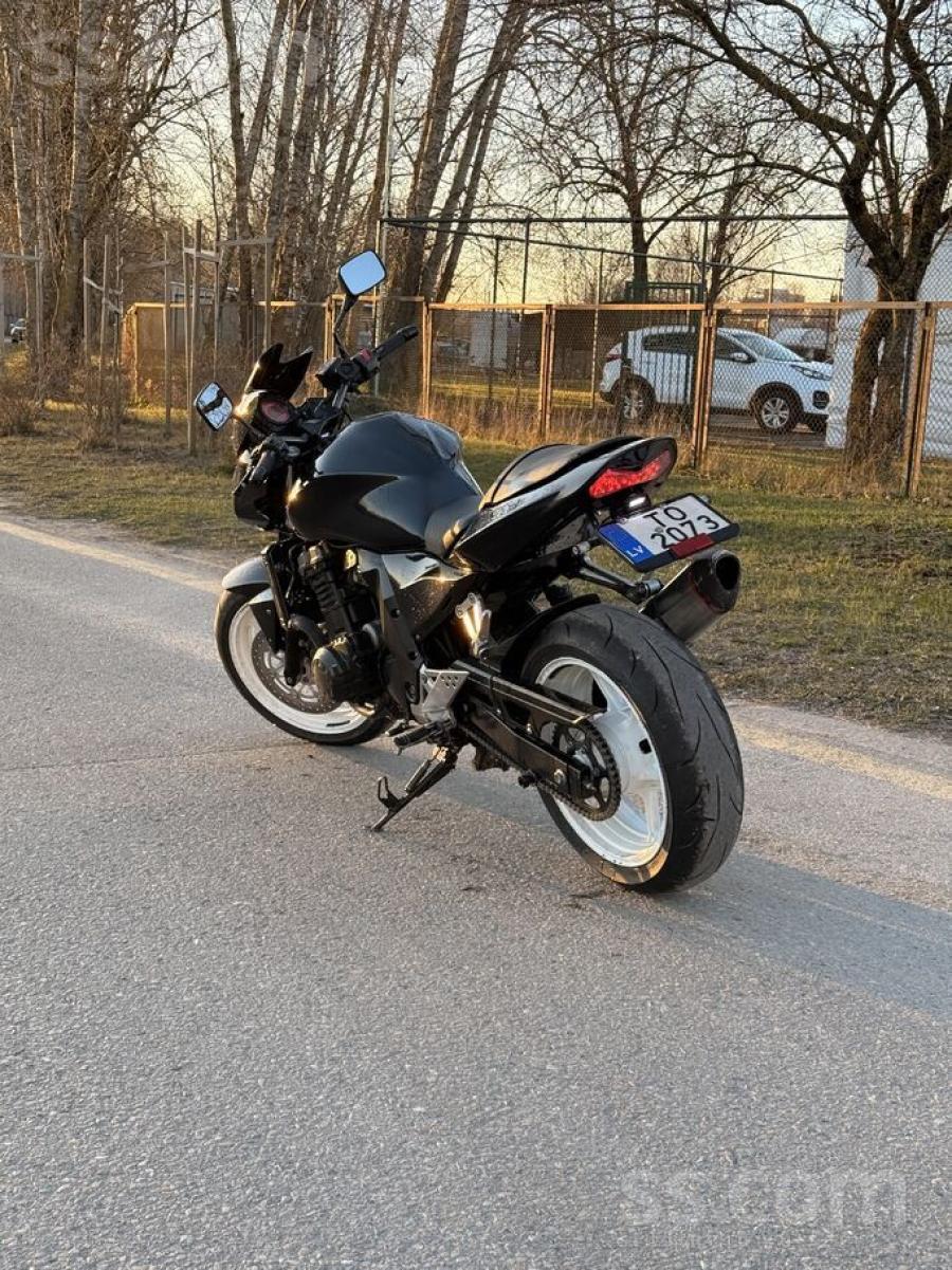 Kawasaki Z750 2004 in Riga, with an engine capacity of 0.75 L and mileage of 0 thousand km for 2500 €, photo 5 on AUTOMOTO.COM.LV