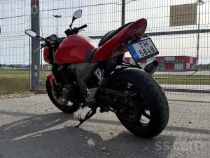 Kawasaki Z750 2004 in Riga, with an engine capacity of 0.75 L and mileage of 0 thousand km for 2950 €, photo 4 on AUTOMOTO.COM.LV