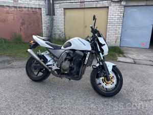 Kawasaki Z750 2004 in Riga, with an engine capacity of 0.75 L and mileage of 0 thousand km for 2290 €, photo 4 on AUTOMOTO.COM.LV