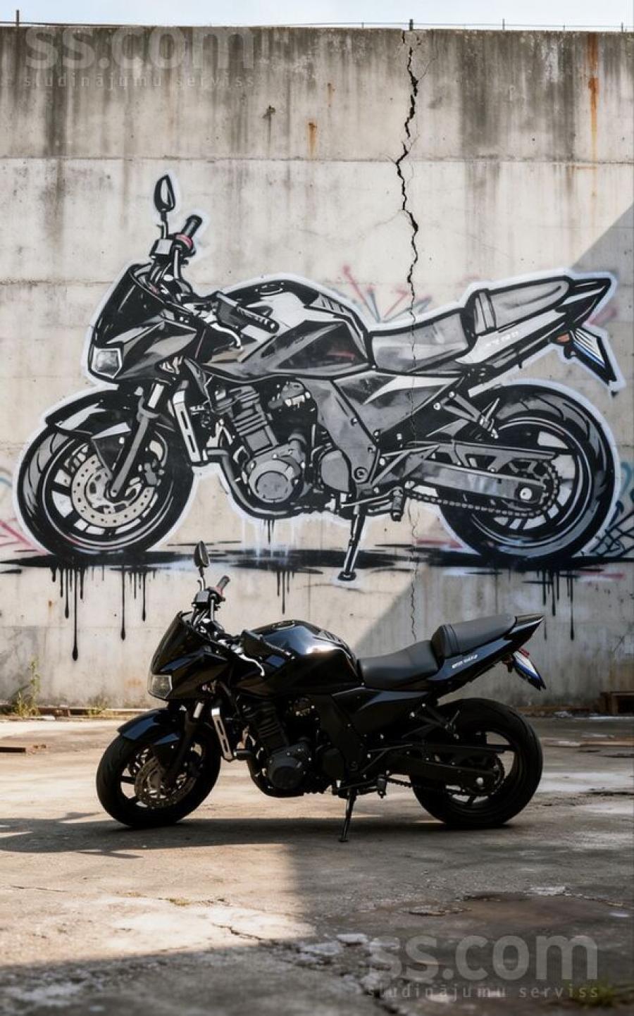 Kawasaki Z750 2004 Jelgava, ar dzinēja tilpumu 0.75 L un nobraukumu 0 tūkst. km par 2200 €, foto 1 vietnē AUTOMOTO.COM.LV