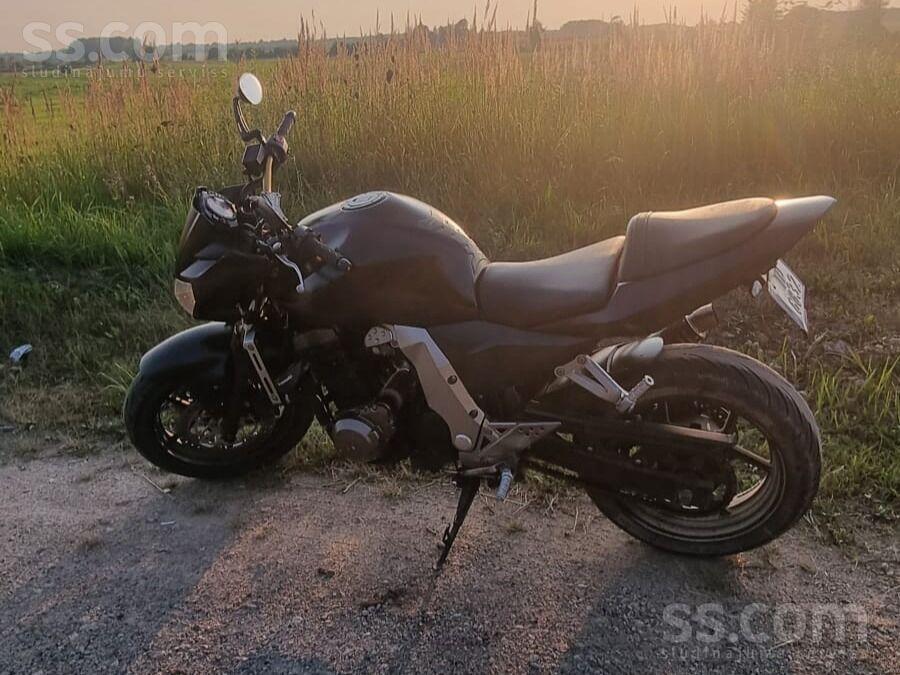 Kawasaki Z750 2006 in Rezekne, with an engine capacity of 0.75 L and mileage of 0 thousand km for 3500 €, photo 3 on AUTOMOTO.COM.LV
