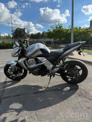 Kawasaki Z750 2007 in Riga, with an engine capacity of 0.75 L and mileage of 0 thousand km for 3950 €, photo 5 on AUTOMOTO.COM.LV