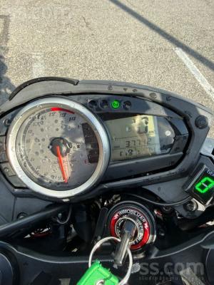 Kawasaki Z750 2007 in Riga, with an engine capacity of 0.75 L and mileage of 0 thousand km for 3950 €, photo 7 on AUTOMOTO.COM.LV