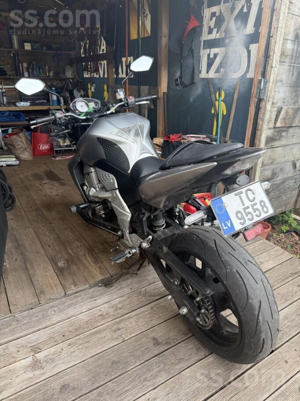 Kawasaki Z750 2007 Rīga, ar dzinēja tilpumu 0.75 L un nobraukumu 0 tūkst. km par 2850 €, foto 5 vietnē AUTOMOTO.COM.LV