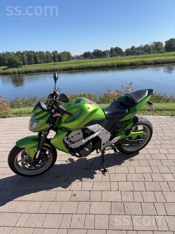 Kawasaki Z750 2007 in Jelgava, with an engine capacity of 0.75 L and mileage of 0 thousand km for 3200 €, photo 3 on AUTOMOTO.COM.LV