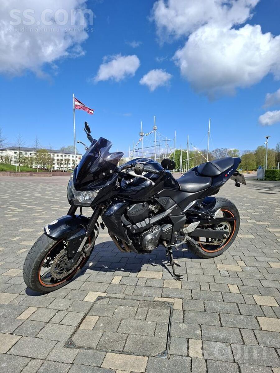Kawasaki Z750 2008 Ventspils, ar dzinēja tilpumu 0.75 L un nobraukumu 0 tūkst. km par 3300 €, foto 1 vietnē AUTOMOTO.COM.LV