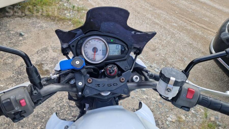 Kawasaki Z750 2010 in Liepaja, with an engine capacity of 0.75 L and mileage of 0 thousand km for 3450 €, photo 5 on AUTOMOTO.COM.LV