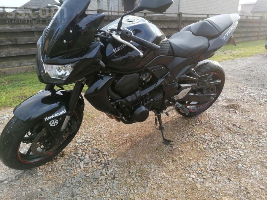 Kawasaki Z750 2013 in Saldus, with an engine capacity of 0.75 L and mileage of 0 thousand km for 3350 €, photo 4 on AUTOMOTO.COM.LV