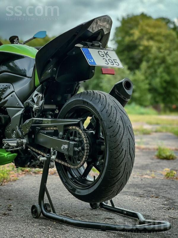 Kawasaki Z750 2013 Ventspils vietnē Kawasaki Z750 2013 Ventspils, ar dzinēja tilpumu 0.75 L un nobraukumu 0 tūkst. km par 5000 €, foto 6 vietnē AUTOMOTO.COM.LV