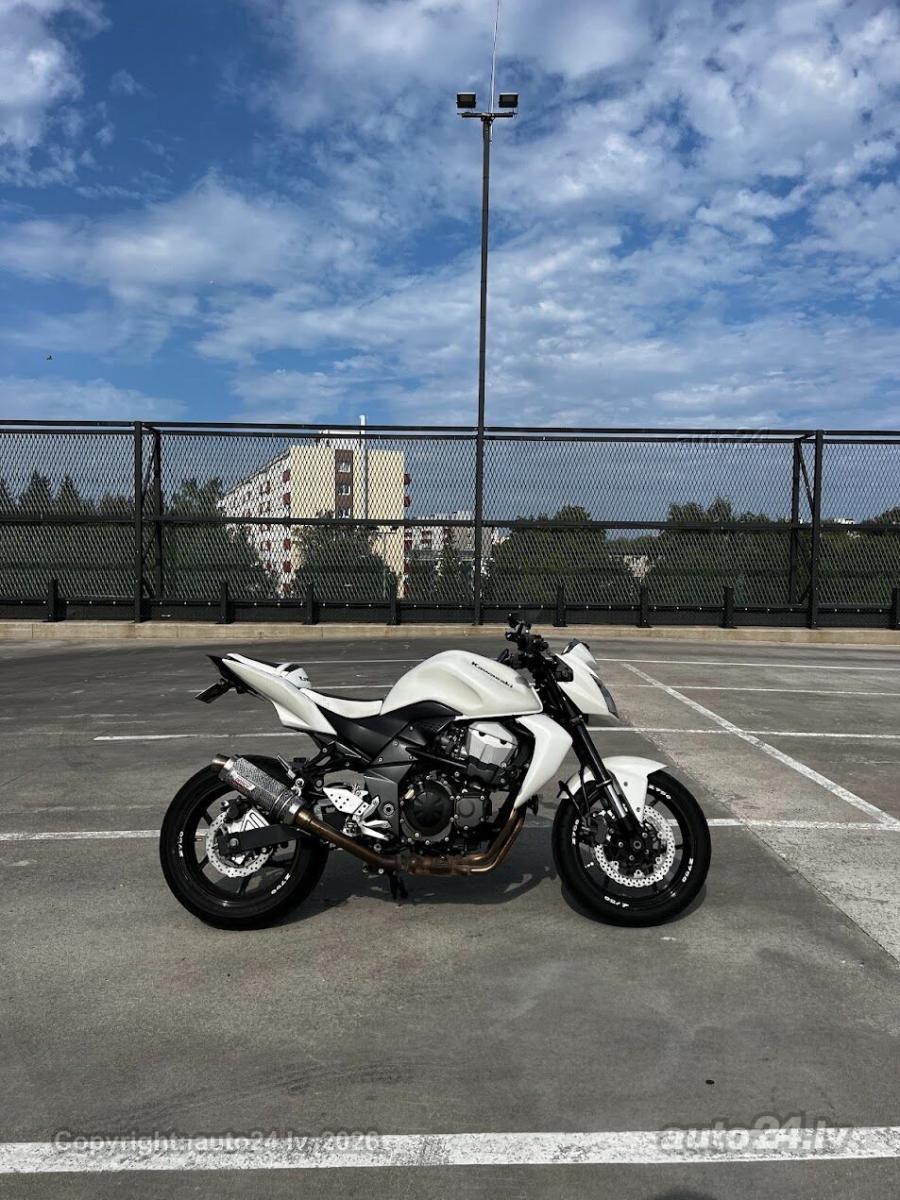 Balts Kawasaki Z750 2007 Tallina, ar dzinēja tilpumu 0.75 L un nobraukumu 51 tūkst. km par 4377 €, foto 1 vietnē AUTOMOTO.COM.LV