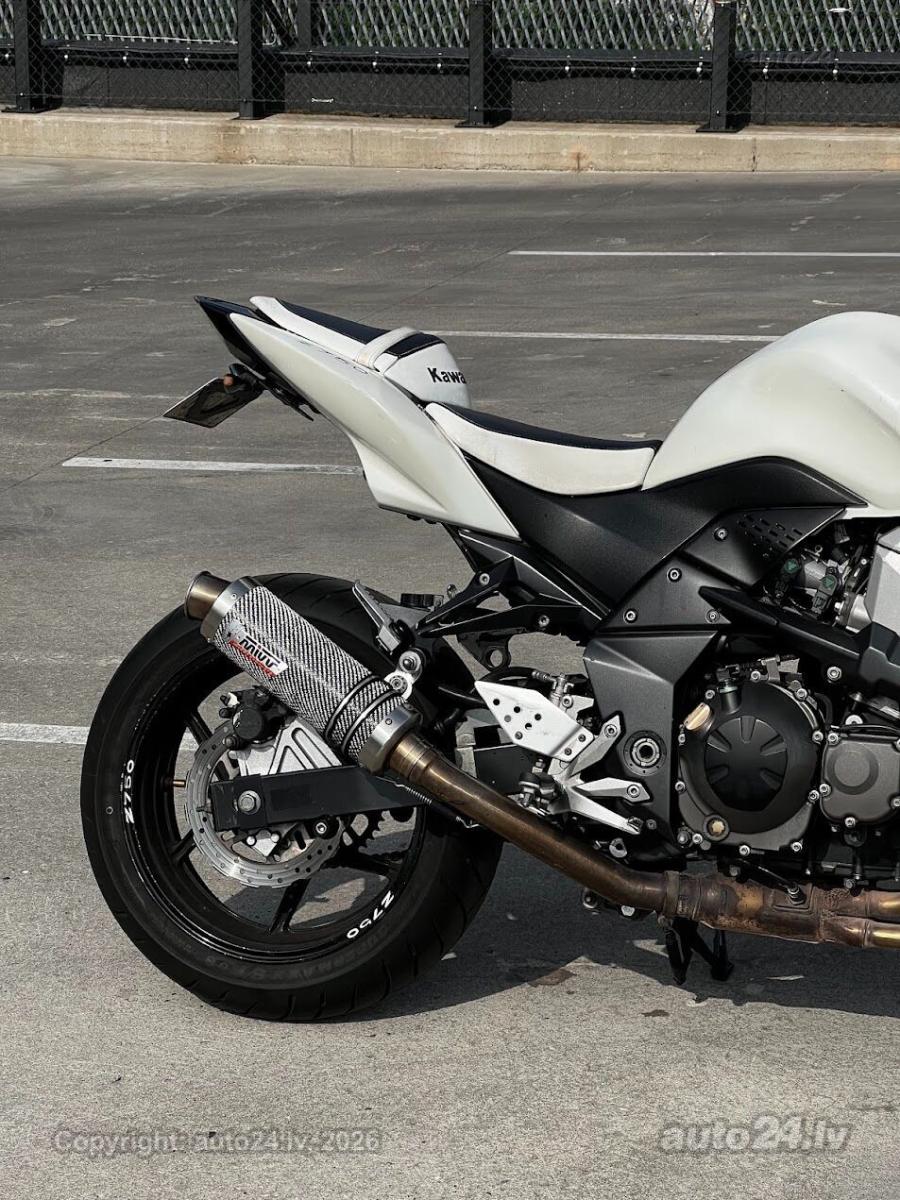 Balts Kawasaki Z750 2007 Tallina, ar dzinēja tilpumu 0.75 L un nobraukumu 51 tūkst. km par 4377 €, foto 3 vietnē AUTOMOTO.COM.LV
