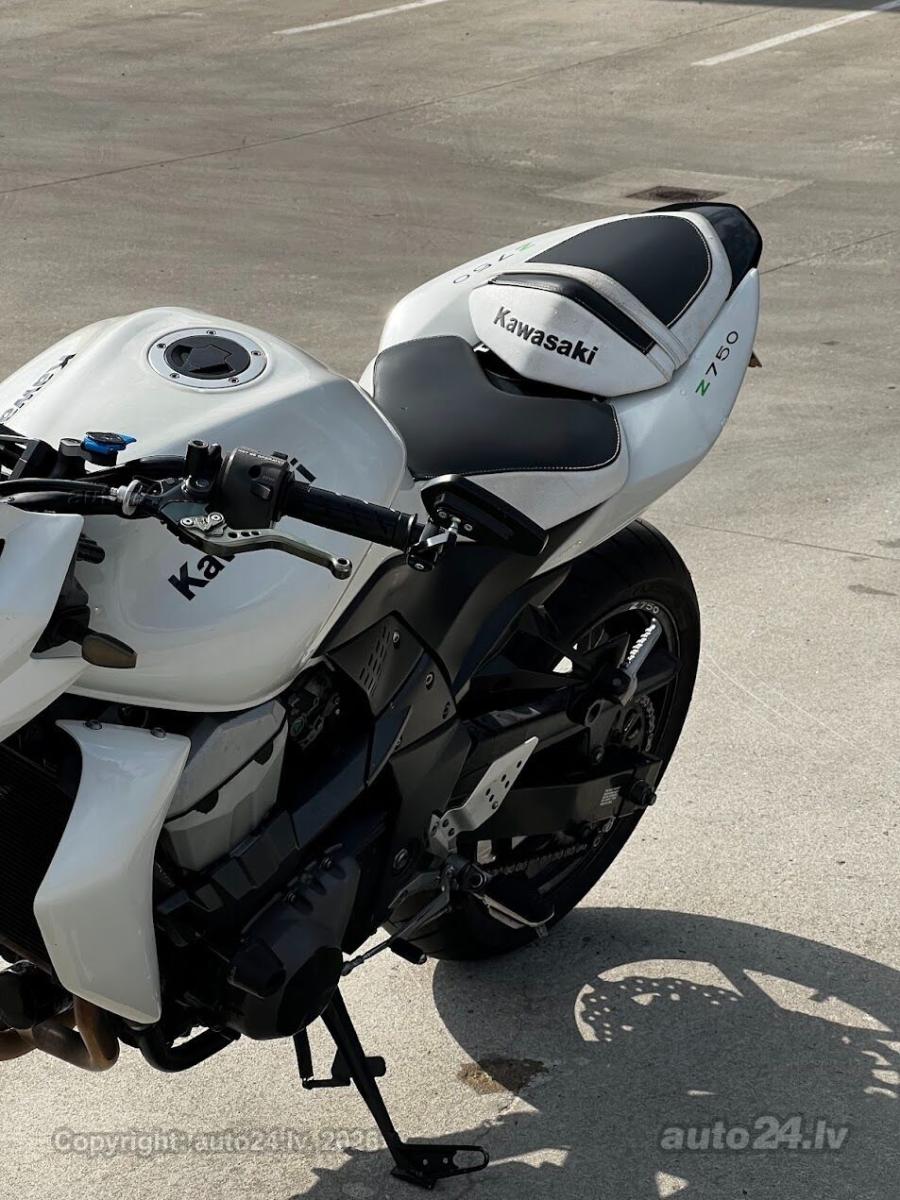 Balts Kawasaki Z750 2007 Tallina, ar dzinēja tilpumu 0.75 L un nobraukumu 51 tūkst. km par 4377 €, foto 6 vietnē AUTOMOTO.COM.LV
