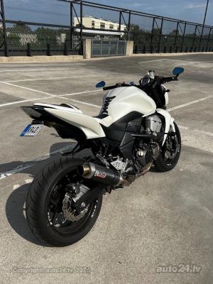 Balts Kawasaki Z750 2007 Tallina, ar dzinēja tilpumu 0.75 L un nobraukumu 51 tūkst. km par 4377 €, foto 7 vietnē AUTOMOTO.COM.LV