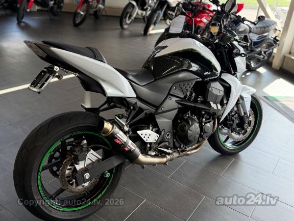 Kawasaki Z750 2010 in Tallinn on AUTOMOTO.COM.LV White Kawasaki Z750 2010 in Tallinn, with an engine capacity of 0.75 L and mileage of 41 thousand km for 4290 €, photo 4 on AUTOMOTO.COM.LV