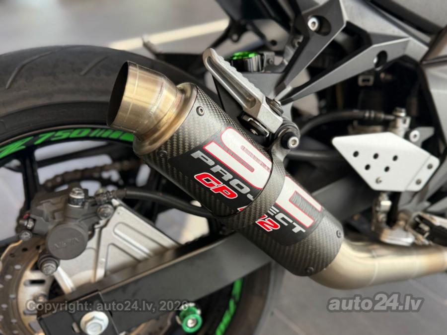Balts Kawasaki Z750 2010 Tallina, ar dzinēja tilpumu 0.75 L un nobraukumu 41 tūkst. km par 4290 €, foto 5 vietnē AUTOMOTO.COM.LV