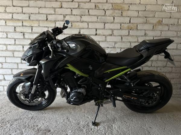 Черный Кавасаки Z900 2018 в Таураге, объемом двигателя 0.95 л и пробегом 38 тыс. км за 6100 €, фото 1 на AUTOMOTO.COM.LV