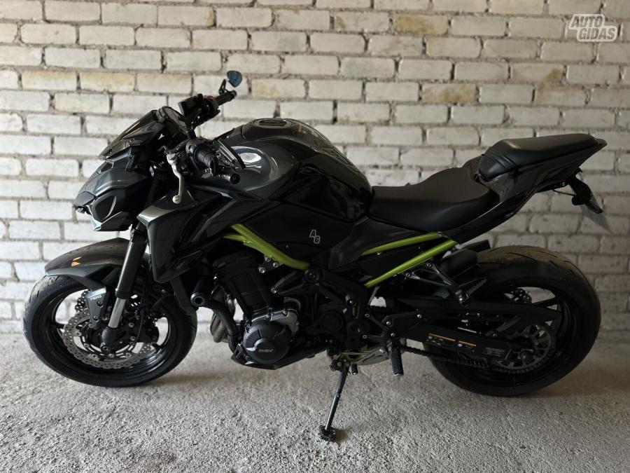 Black Kawasaki Z900 2018 in Taurage, with an engine capacity of 0.95 L and mileage of 38 thousand km for 6200 €, photo 1 on AUTOMOTO.COM.LV