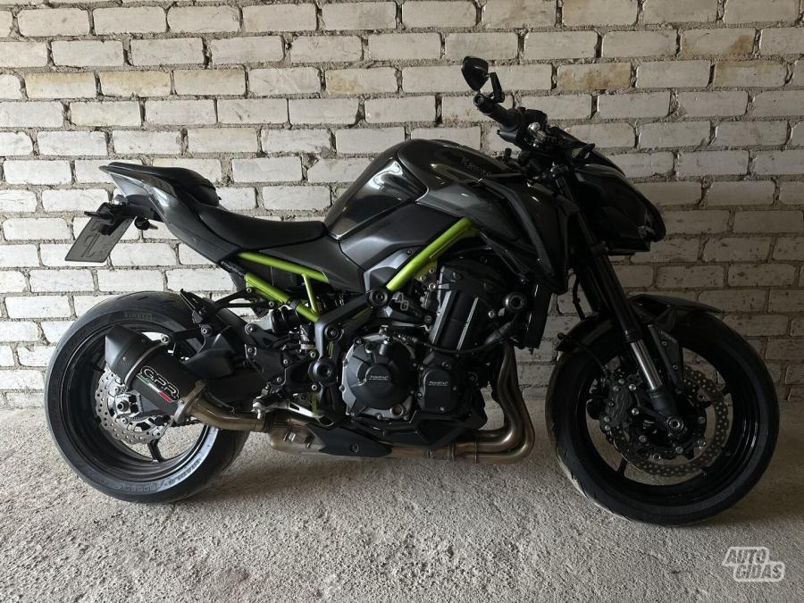 Black Kawasaki Z900 2018 in Taurage, with an engine capacity of 0.95 L and mileage of 38 thousand km for 6200 €, photo 3 on AUTOMOTO.COM.LV