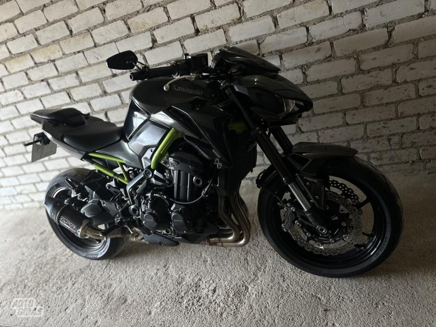Black Kawasaki Z900 2018 in Taurage, with an engine capacity of 0.95 L and mileage of 38 thousand km for 6200 €, photo 4 on AUTOMOTO.COM.LV