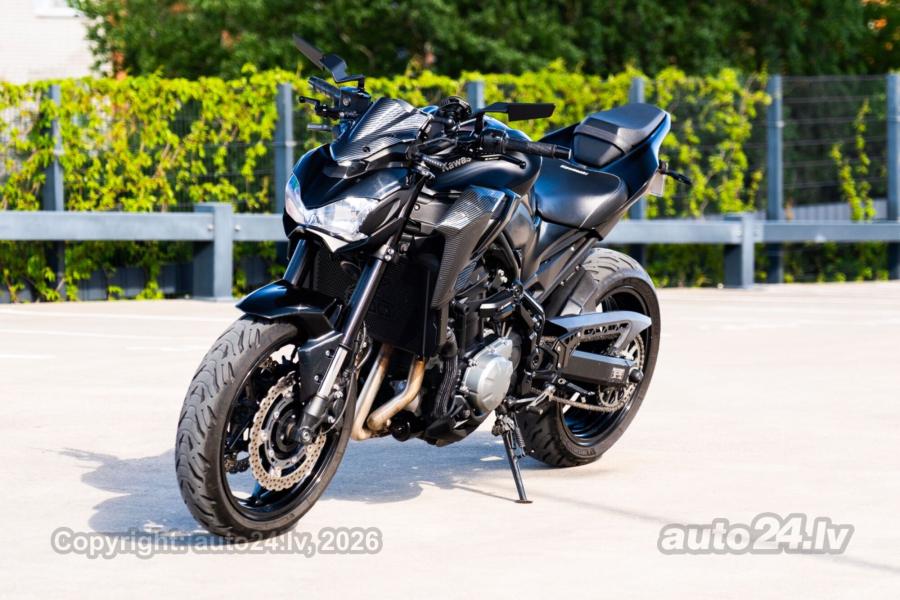 Black Kawasaki Z900 2018 in Tartu, with an engine capacity of 0.95 L and mileage of 33 thousand km for 4999 €, photo 4 on AUTOMOTO.COM.LV