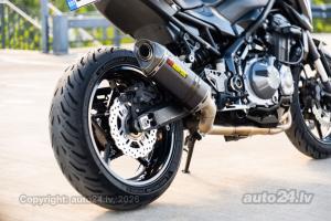 Black Kawasaki Z900 2018 in Tartu, with an engine capacity of 0.95 L and mileage of 33 thousand km for 4999 €, photo 11 on AUTOMOTO.COM.LV