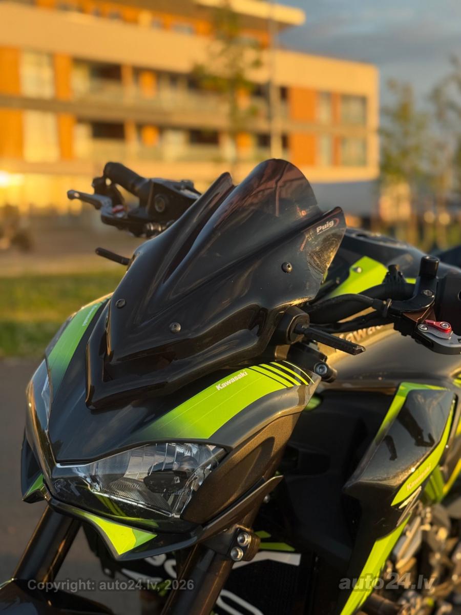 Black Kawasaki Z900 2018 in Parnu, with an engine capacity of 0.95 L and mileage of 18 thousand km for 5890 €, photo 12 on AUTOMOTO.COM.LV