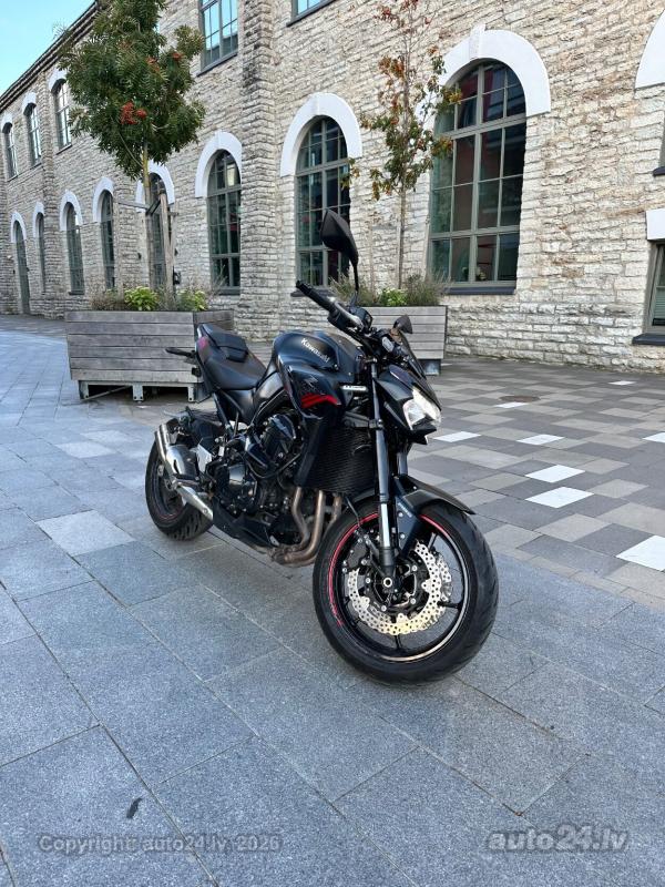 Черный Кавасаки Z900 2020 в Таллин, объемом двигателя 0.95 л и пробегом 9 тыс. км за 7000 €, фото 2 на AUTOMOTO.COM.LV