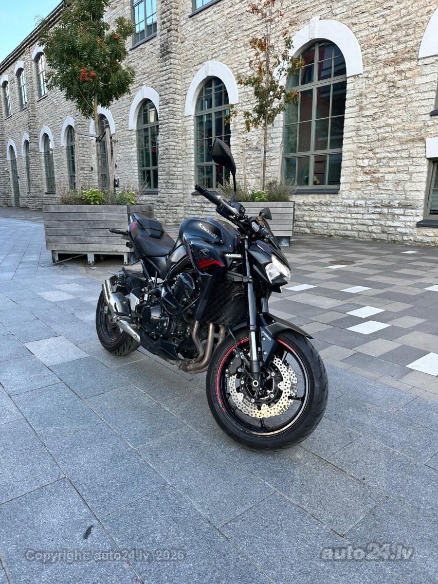 Черный Кавасаки Z900 2020 в Таллин, объемом двигателя 0.95 л и пробегом 9 тыс. км за 7000 €, фото 3 на AUTOMOTO.COM.LV