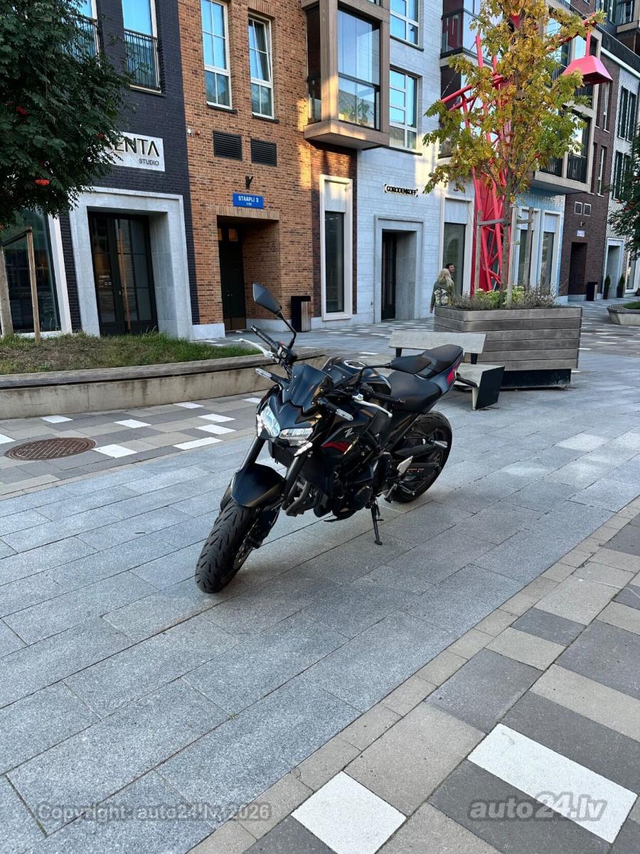 Черный Кавасаки Z900 2020 в Таллин, объемом двигателя 0.95 л и пробегом 9 тыс. км за 7000 €, фото 5 на AUTOMOTO.COM.LV