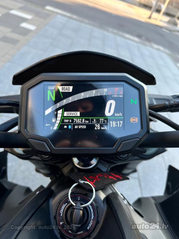 Черный Кавасаки Z900 2020 в Таллин, объемом двигателя 0.95 л и пробегом 9 тыс. км за 7000 €, фото 5 на AUTOMOTO.COM.LV