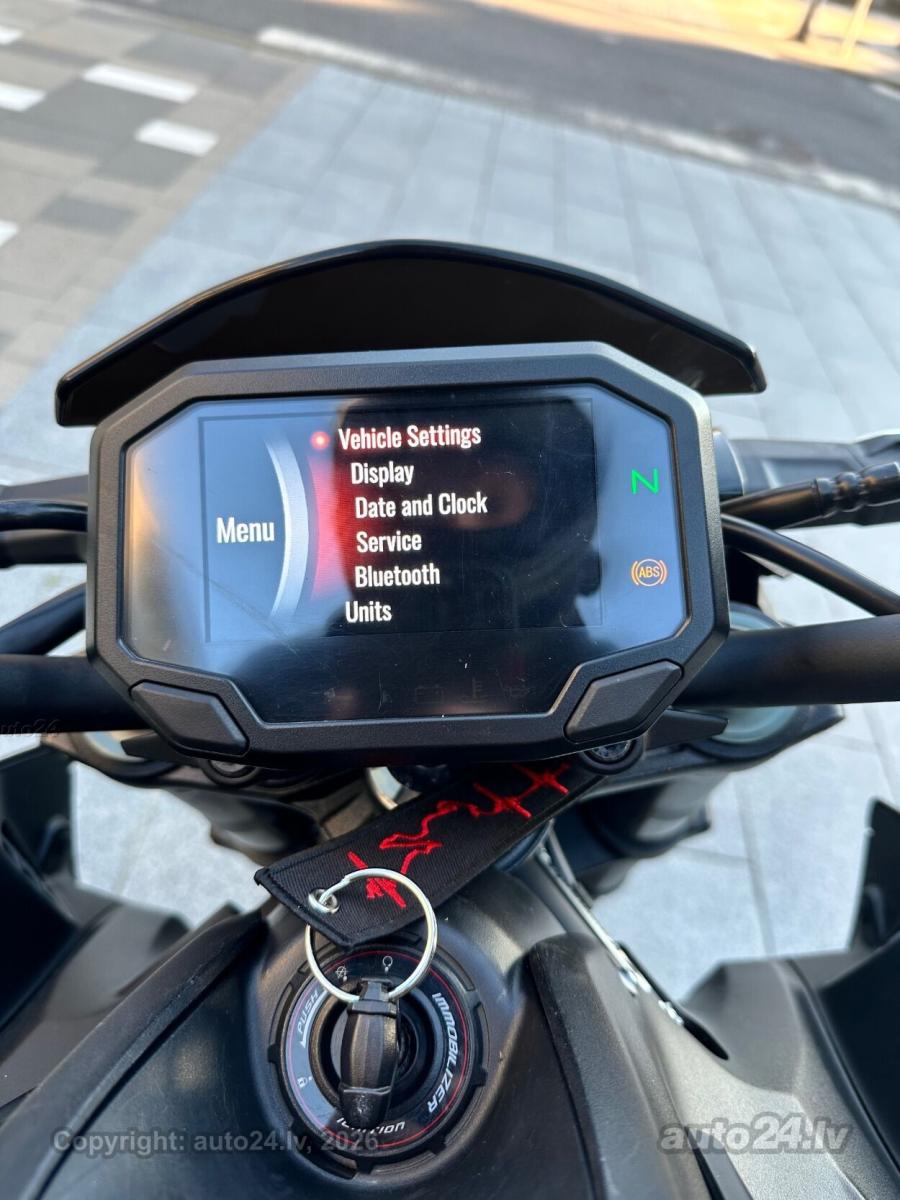 Черный Кавасаки Z900 2020 в Таллин, объемом двигателя 0.95 л и пробегом 9 тыс. км за 7000 €, фото 7 на AUTOMOTO.COM.LV