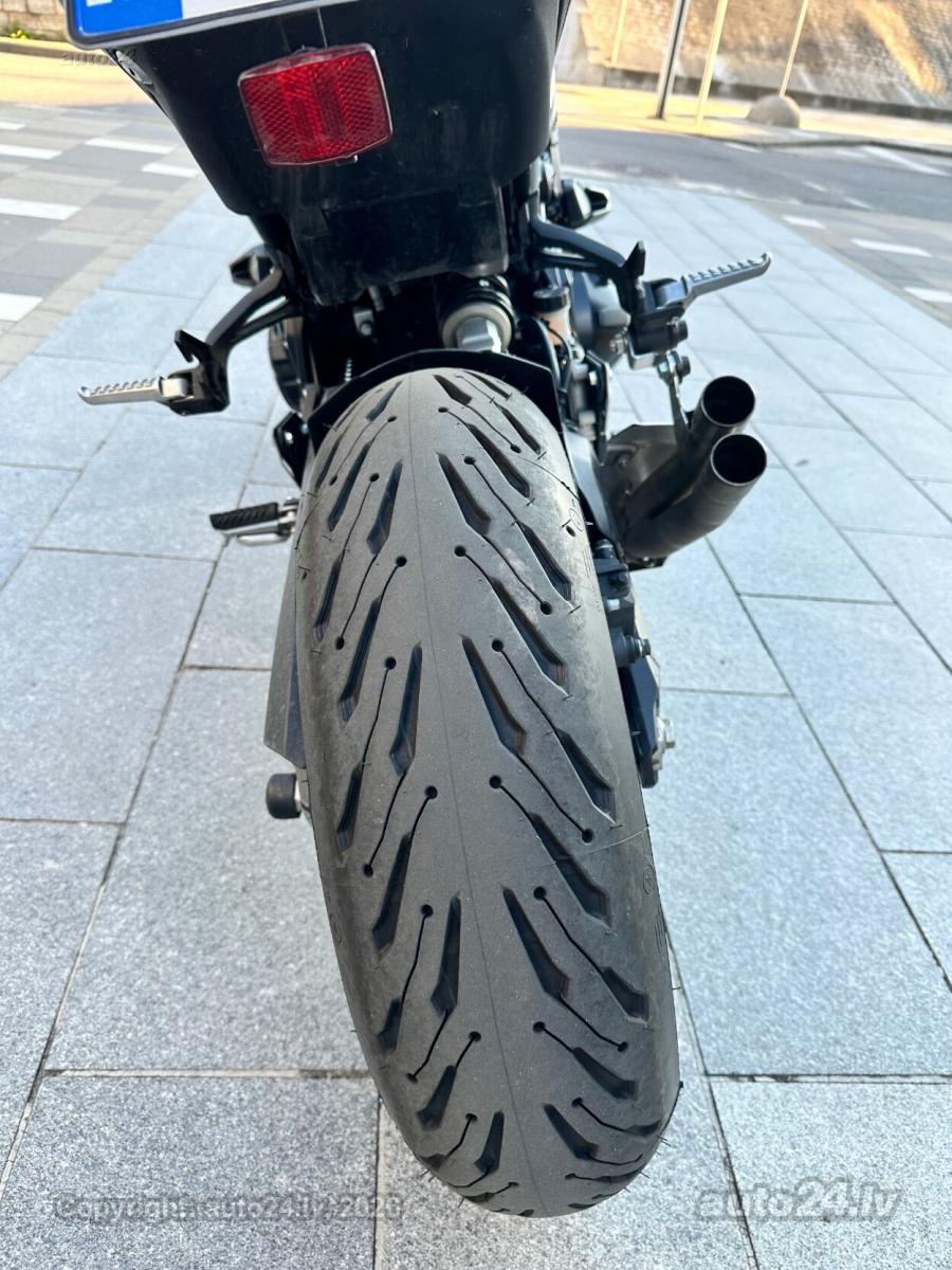 Черный Кавасаки Z900 2020 в Таллин, объемом двигателя 0.95 л и пробегом 9 тыс. км за 7000 €, фото 8 на AUTOMOTO.COM.LV