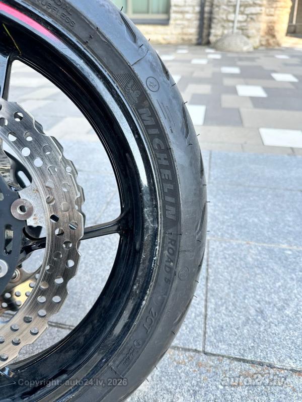 Черный Кавасаки Z900 2020 в Таллин, объемом двигателя 0.95 л и пробегом 9 тыс. км за 7000 €, фото 8 на AUTOMOTO.COM.LV