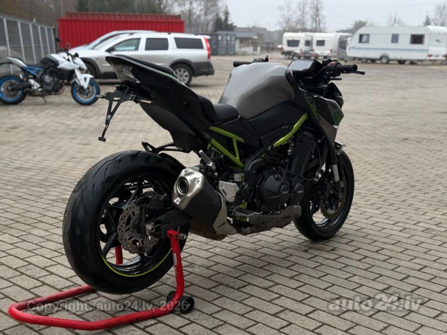 Черный Кавасаки Z900 2020 в Пярну, объемом двигателя 0.80 л и пробегом 25 тыс. км за 6490 €, фото 6 на AUTOMOTO.COM.LV
