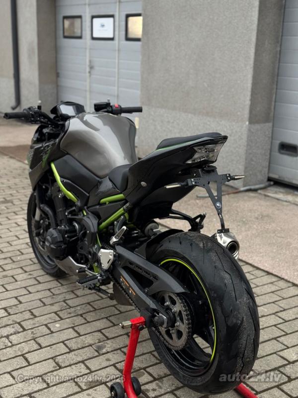 Melns Kawasaki Z900 2020 Pērnava, ar dzinēja tilpumu 0.80 L un nobraukumu 25 tūkst. km par 6490 €, foto 7 vietnē AUTOMOTO.COM.LV