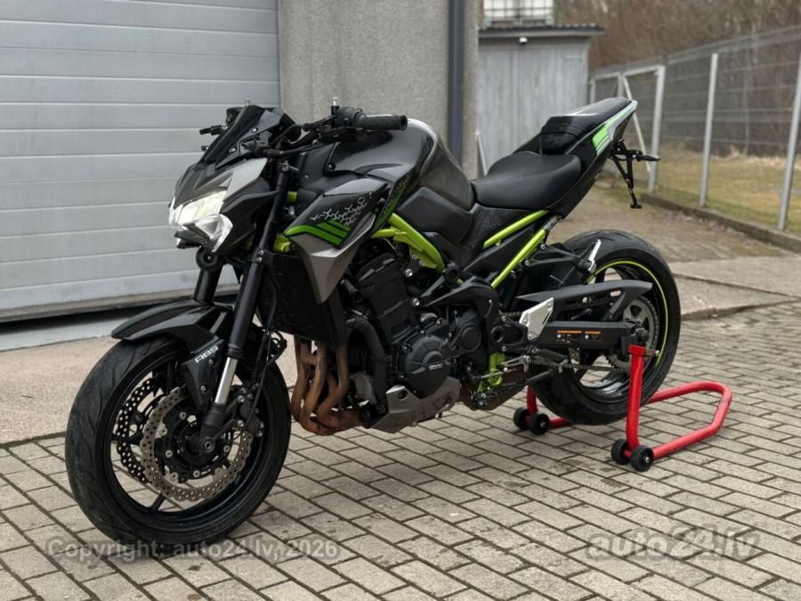 Черный Кавасаки Z900 2020 в Пярну, объемом двигателя 0.80 л и пробегом 25 тыс. км за 6490 €, фото 2 на AUTOMOTO.COM.LV