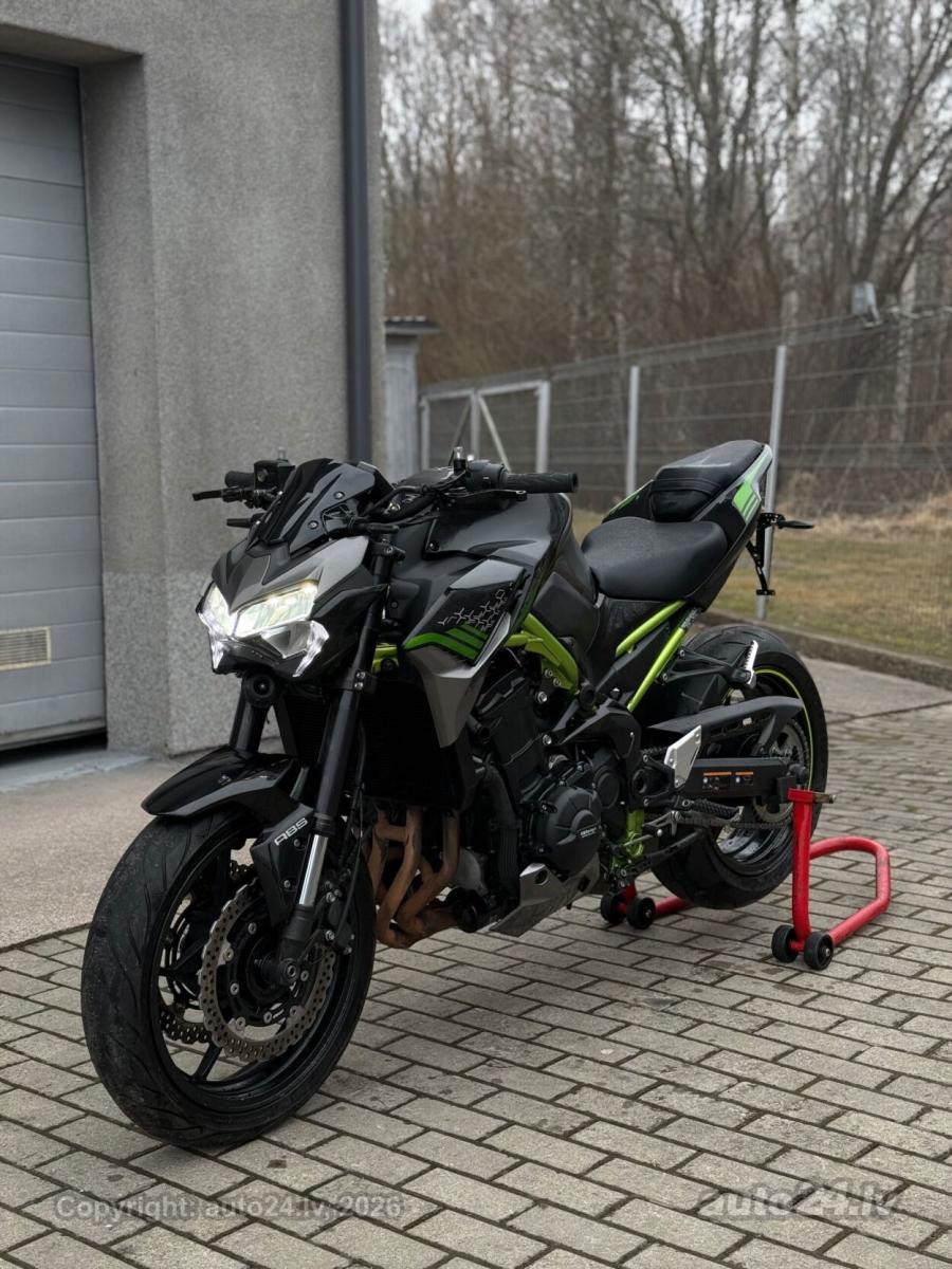 Черный Кавасаки Z900 2020 в Пярну, объемом двигателя 0.80 л и пробегом 25 тыс. км за 6490 €, фото 3 на AUTOMOTO.COM.LV