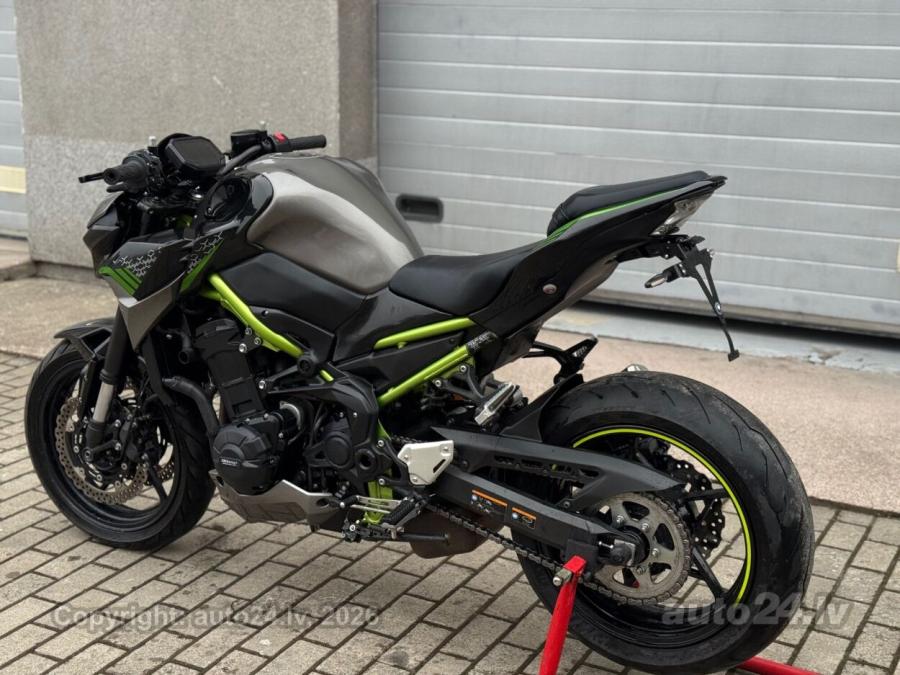 Черный Кавасаки Z900 2020 в Пярну, объемом двигателя 0.80 л и пробегом 25 тыс. км за 6490 €, фото 8 на AUTOMOTO.COM.LV