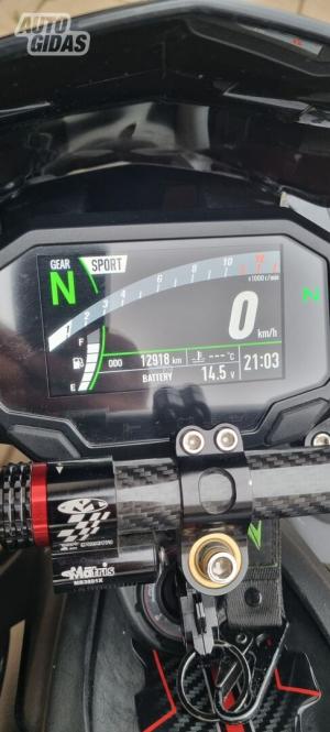 Черный Кавасаки Z900 2021 в Плунге, объемом двигателя 0.95 л и пробегом 13 тыс. км за 5900 €, фото 3 на AUTOMOTO.COM.LV